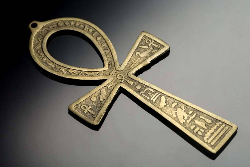 ¿Qué es la Cruz de Ankh? Descubre su significado y beneficios - Alma en ...